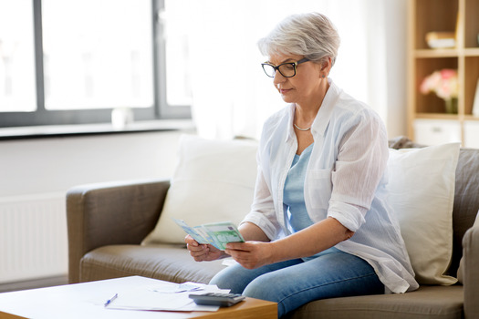Easy Ways For Seniors To Save Money Easy Ways For Seniors To Save Money